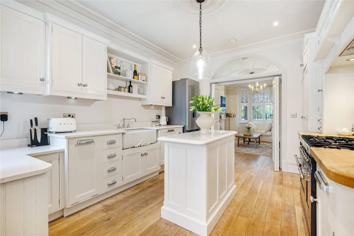 Characterful Town House In The Heart Of Knutsford. - Knutsford