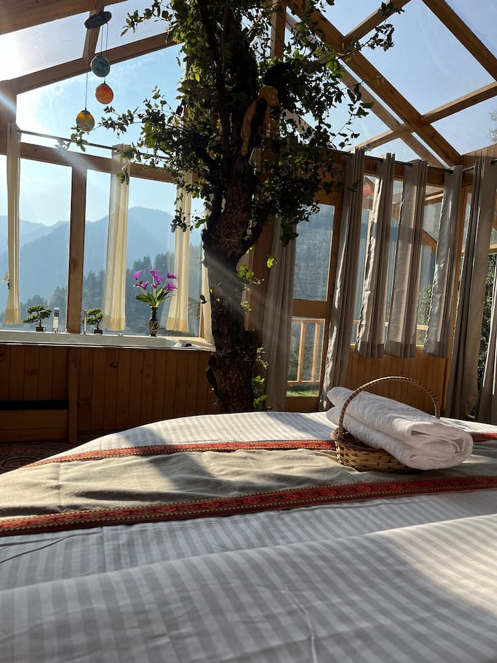 Cedar Cloud Jacuzzi | Staysutra - Jibhi