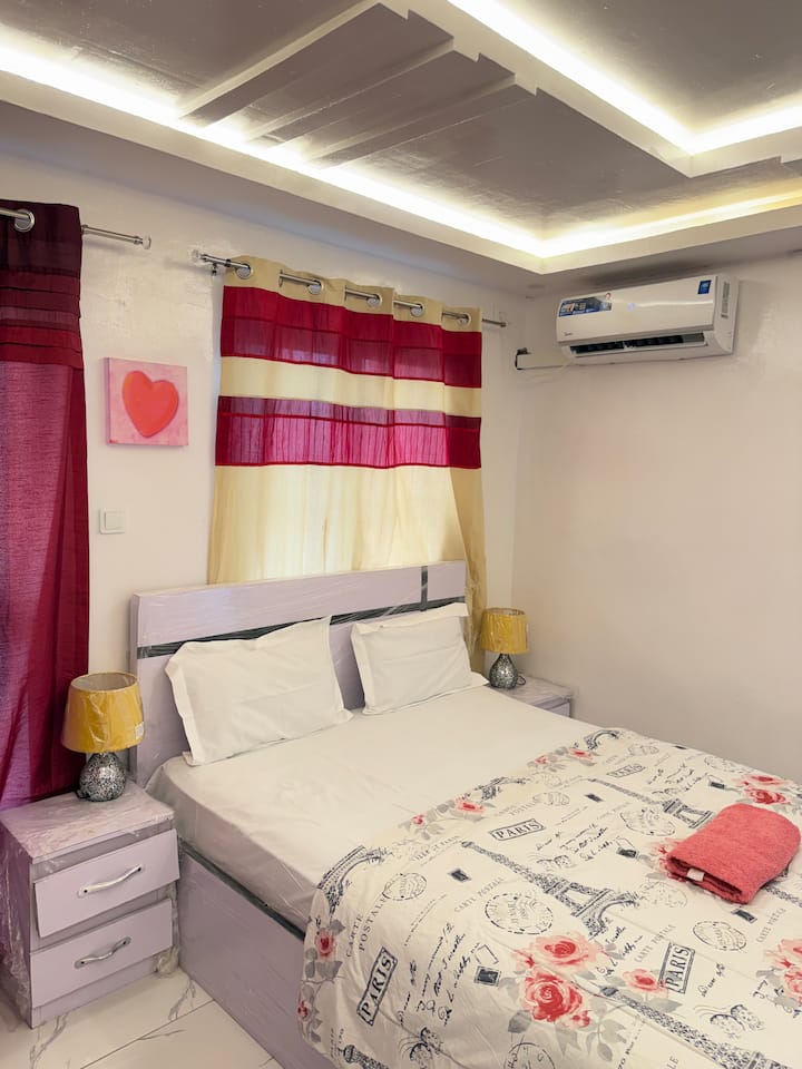 Studio Luxueux, Spacieux, Propre Et Climatisé - Conakry