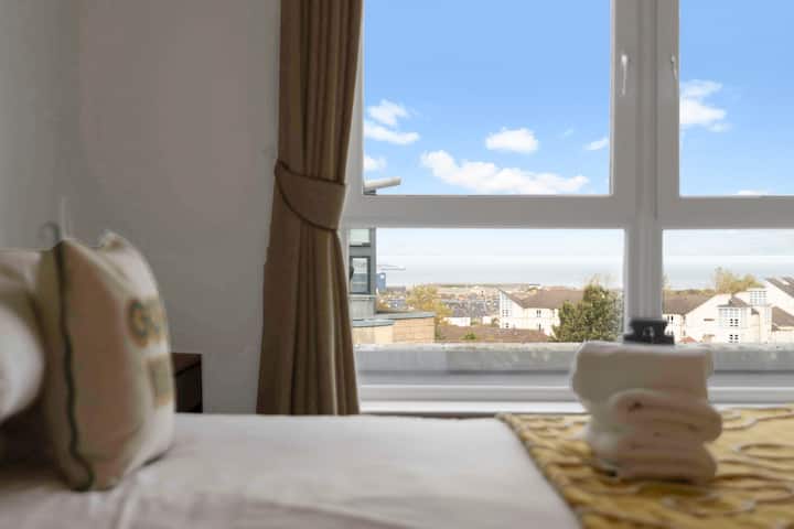 Hawkhill Lookout: Arthur's Seat View Edinburgh - Edinburgh