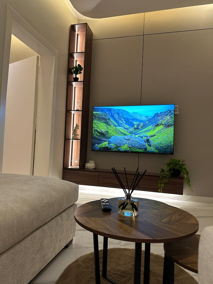 Cozy 1-bedroom Apartment With Modern Living Room - Riad