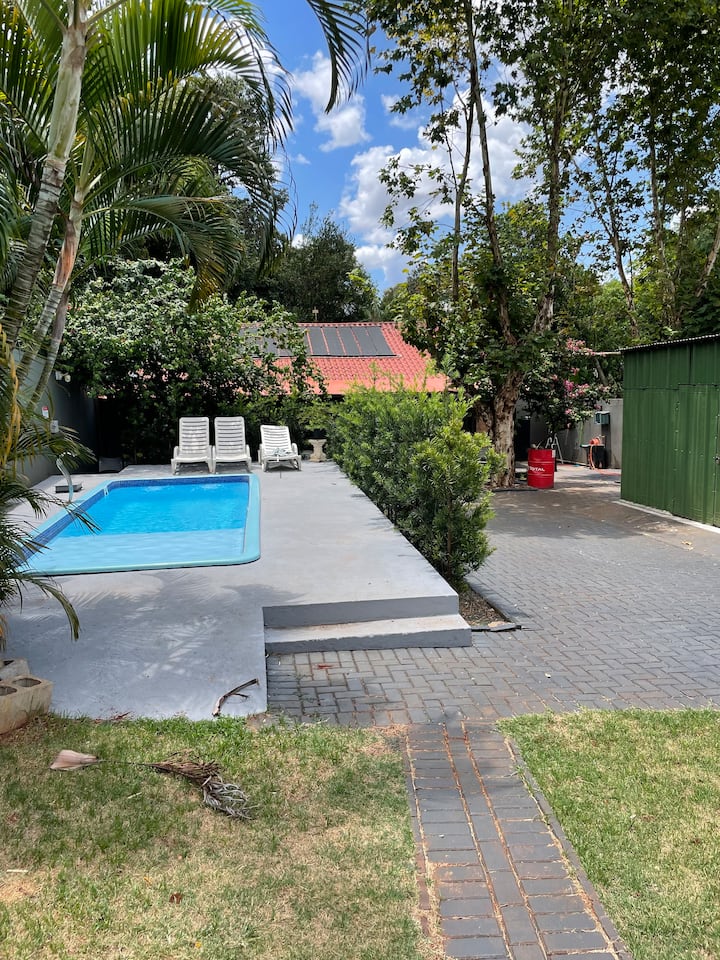 Edícula Bem Localizada Para Evento - Cascavel