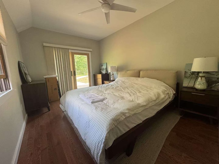 Pet Friendly Catskills Guesthouse - Catskill, NY
