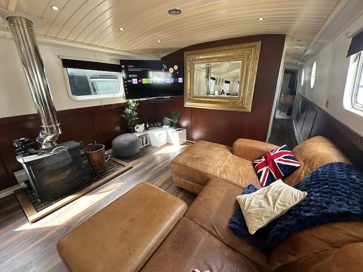 The Royal Marina Escape – Sleeps 10 On 2 Boats - Staines