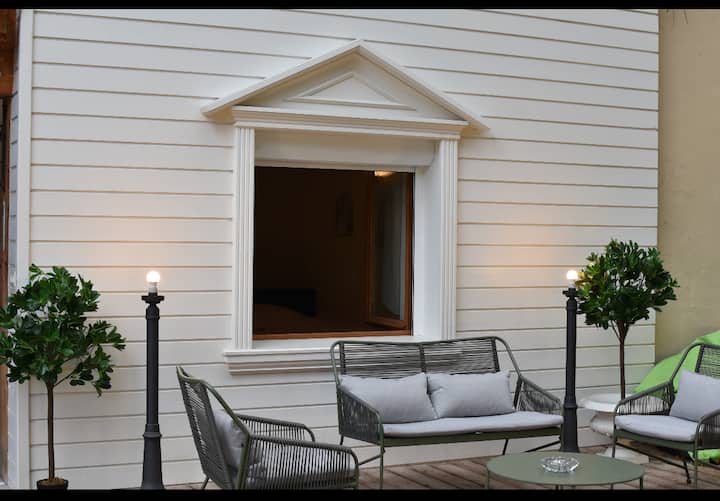 Charmant Studio/ Parking / Terasse/ Espace De Jeux - Bourg-en-Bresse