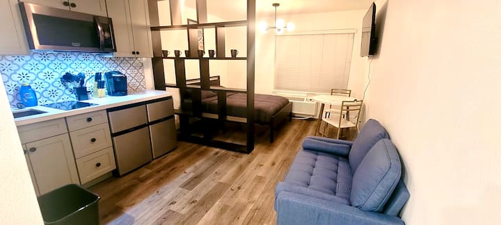 Stylish Studio Apartment Centered In Reno - Sparks, NV