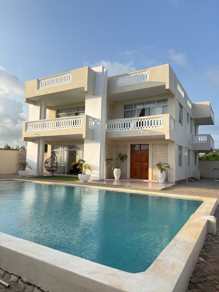 Jadham Diani - Diani Beach