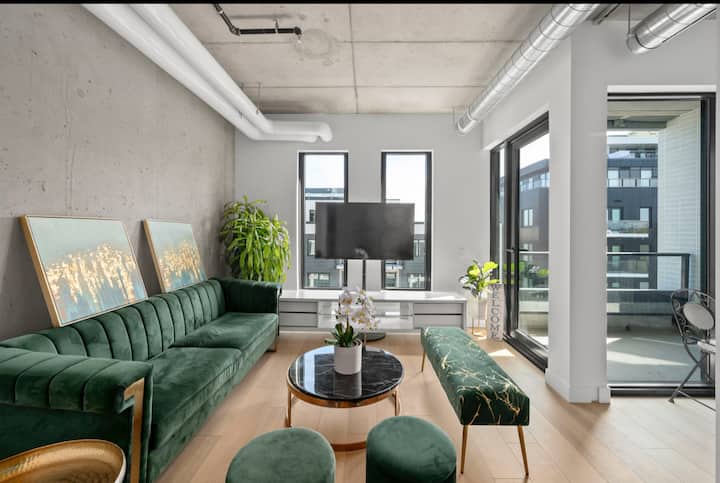 A Modern Specious 2 Bedrooms In Central A Location - Halifax
