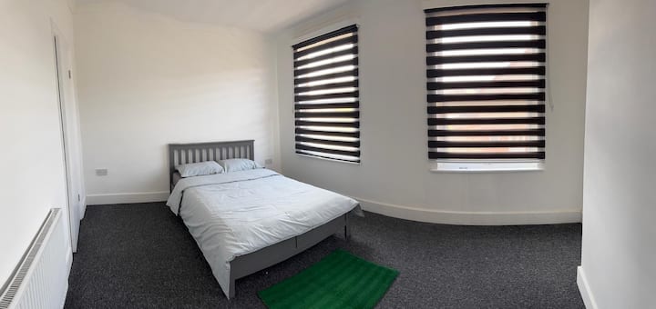 Large Room - Aylesbury