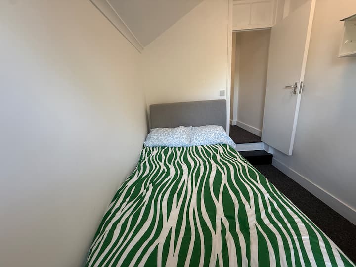 Single Double Room - Aylesbury
