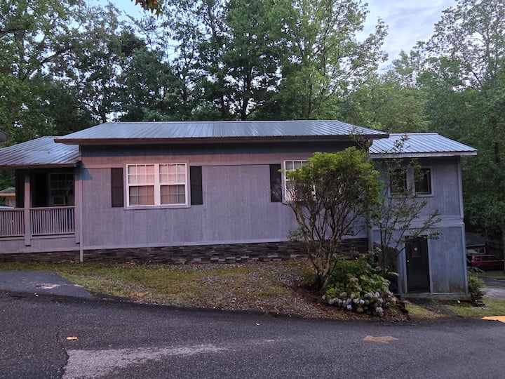 Helen Hideout - Cleveland, GA