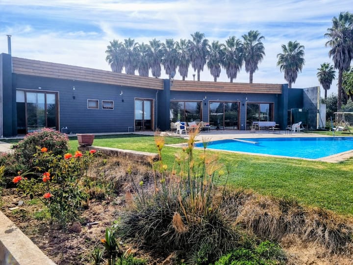 Casa 280 Mt2, 5 Habitaciones Con Baño Privado. - Limache