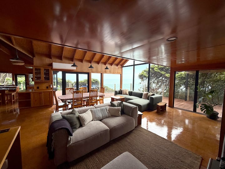 The Professors' House - Indicators Surf Retreat - Raglan