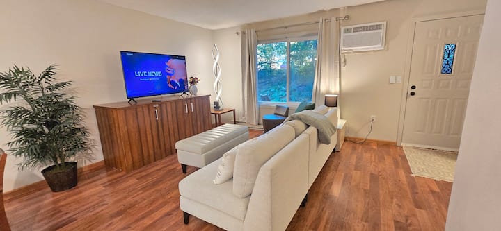 Christmas~sale!-downtown Chanhassen Townhouse - Eden Prairie, MN