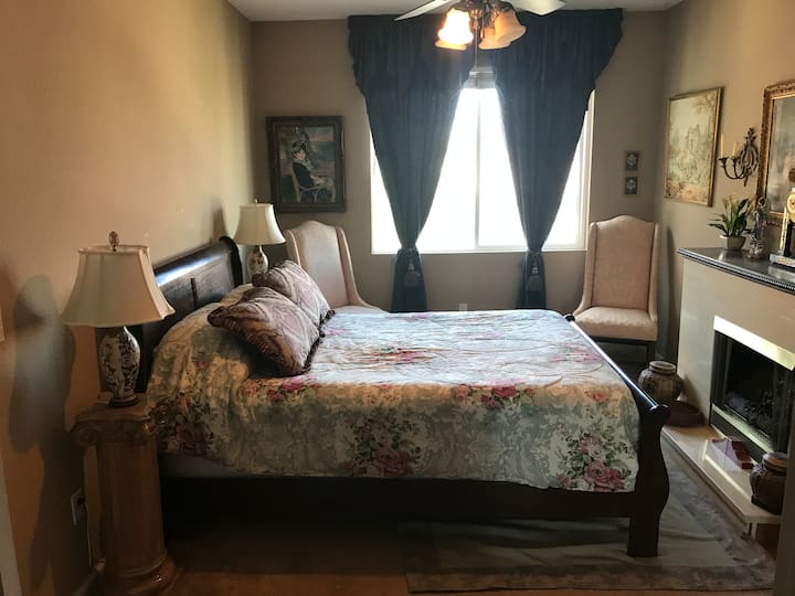 :Game-room. - Antioch, CA