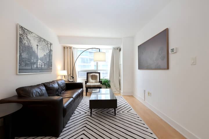 Spacious 2br|2bth • Sleeps 8 •Near Rogers Centre - Toronto