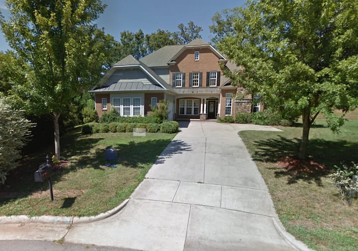 Luxury Family Retreat W Fireplaces, Chef’s Kitchen - エイペックス, NC