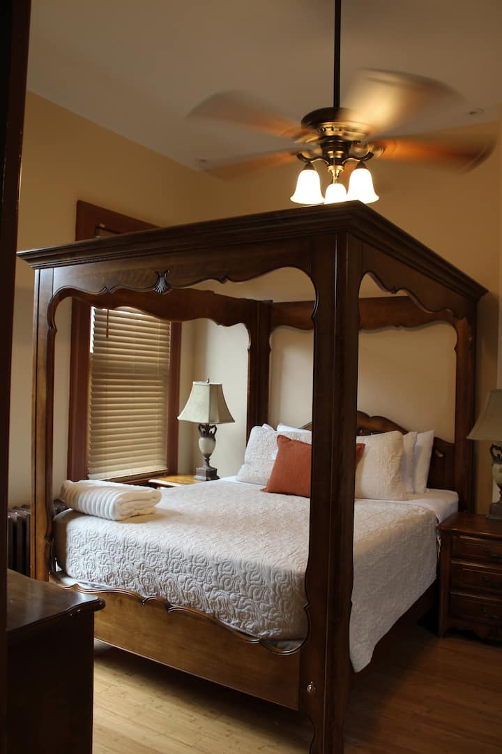 Naples Is A Two-story Room Overlooking Courtyard - Pittsburgh, PA
