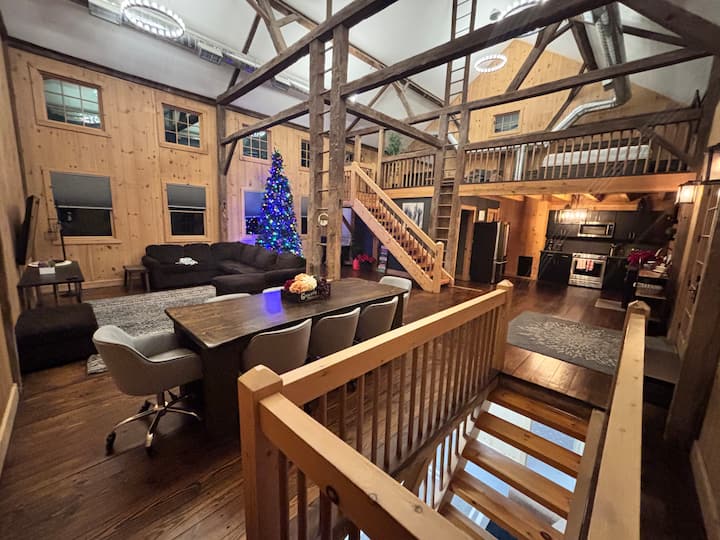 Spacious Barn House Experience! - Allentown, PA