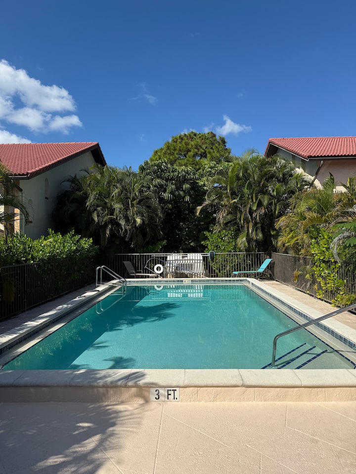Bonita Springs Condo- Pool Access & Mins To Beach - Bonita Springs, FL