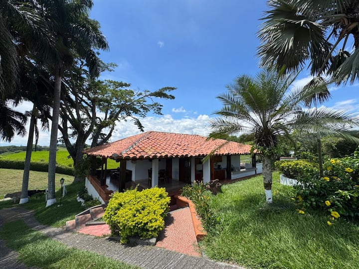 Hermosa Finca En Cartago - Valle, Cerca A Cerritos -