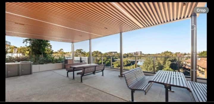 High Rise Luxury With Skyline Views - Parramatta