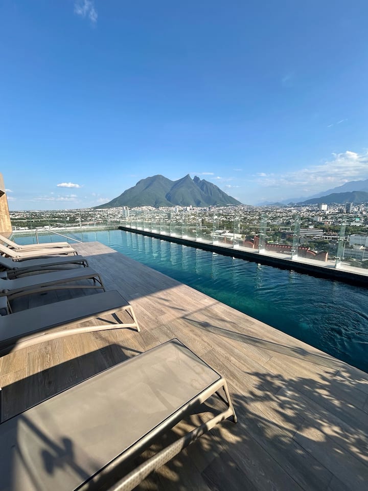 Departamento A Pasos De Fundidora Y Santa Lucia - Monterrey