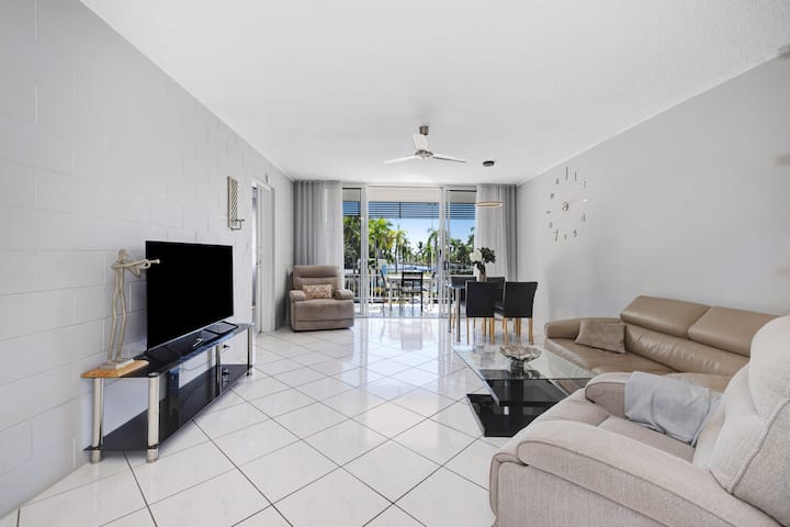 Seaside Serenity By The Strand - Townsville