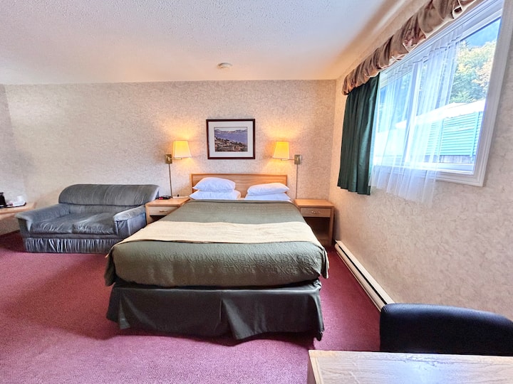 Queen & Sofa Comfort Suite (Accessible) - ホープ