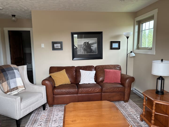 River Front Retreat
W/mountain View Private Access - Smithers