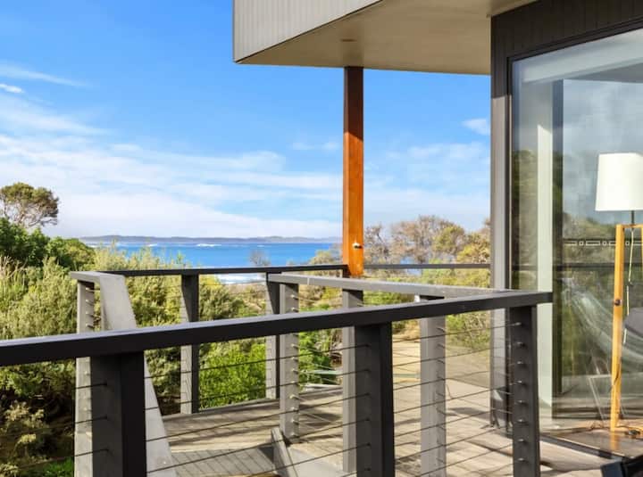 Coastal Living With Stunning Water Views - Venus Bay