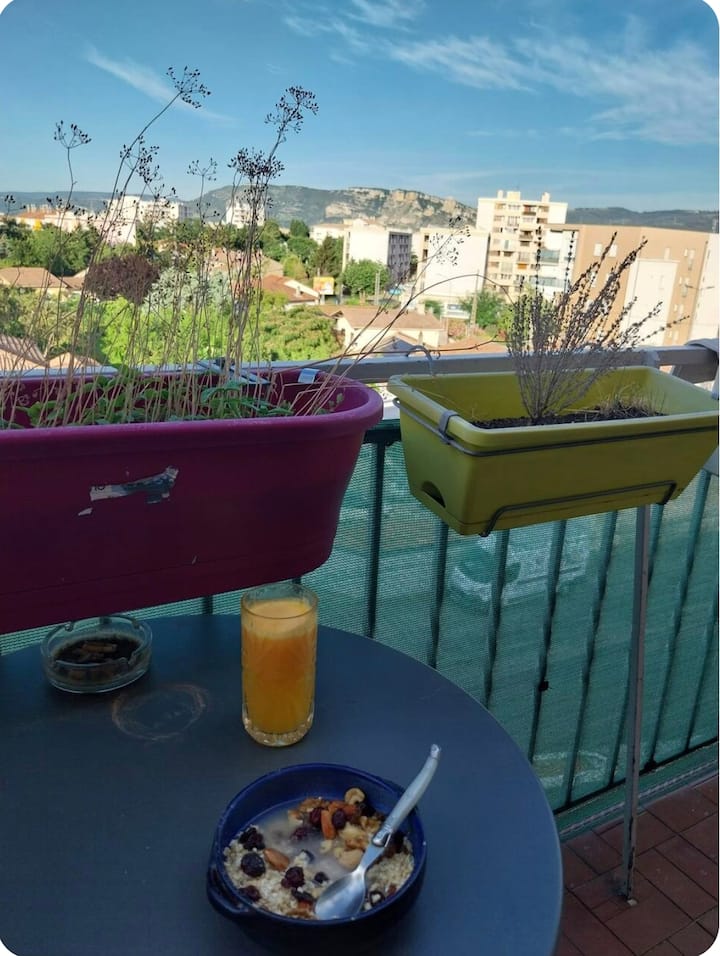 Appartement Sans Ascenseur Et Avec Superbe Vue ! - Bourg-lès-Valence