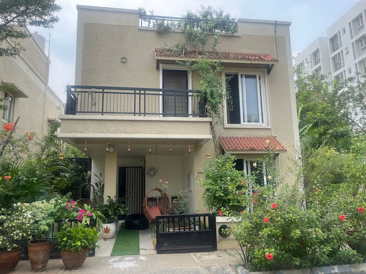 Ponmozhi Garden Villa-a Luxe Retreat Amid Blossoms - Chennai