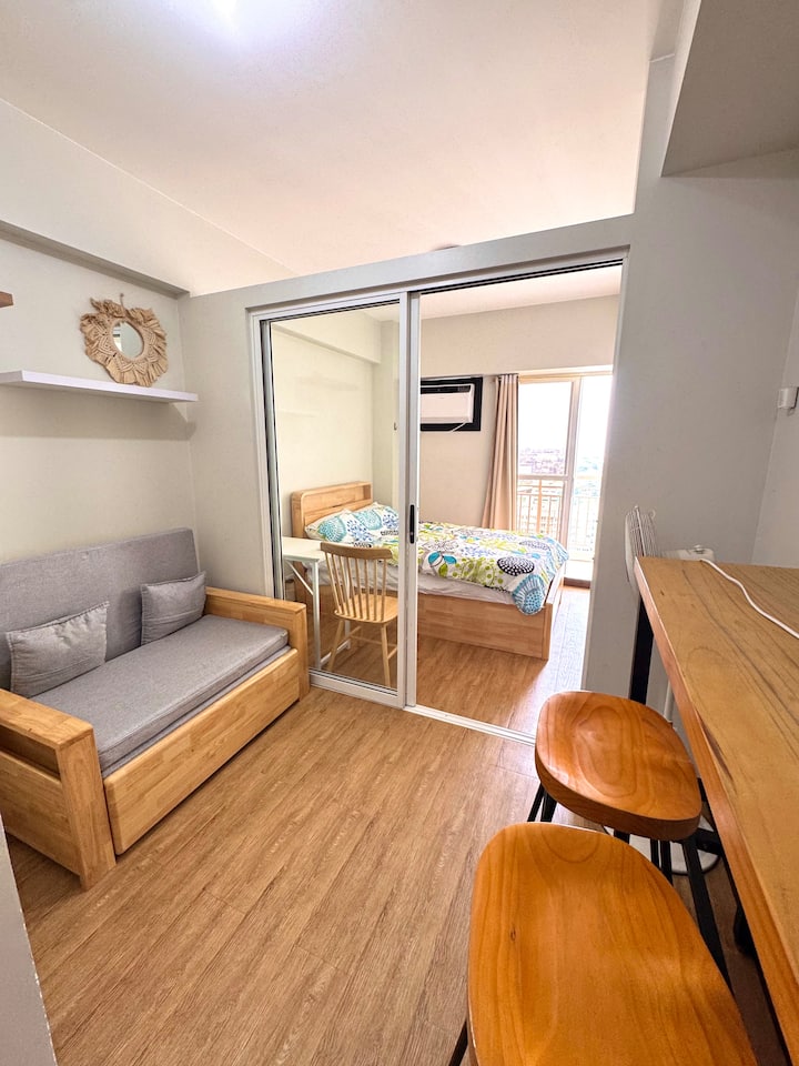 Stunning 1br Condo With City View At Verdon Parc - Davao City