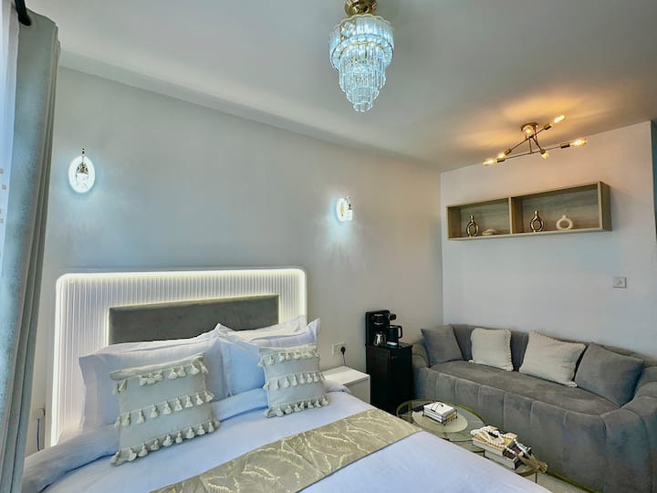 Chatéau Lumière Modern & Cosy Apartment - Nairobi
