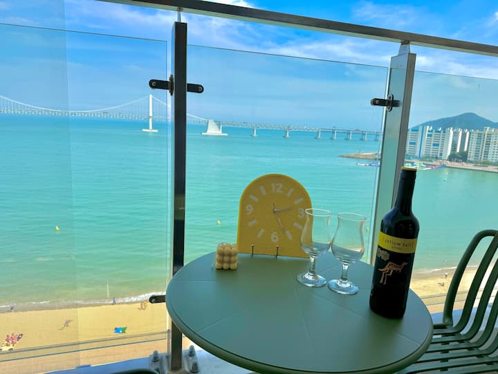 [슈퍼호스트]#투룸#바다정면뷰#브릿지뷰#도보1초 - Busan