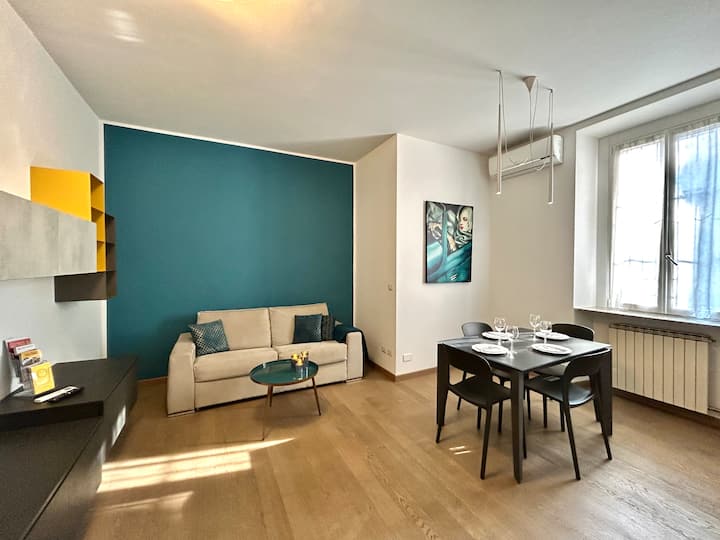 Blubella -Shopping Restaurants 3 Stops From Duomo! - Milan