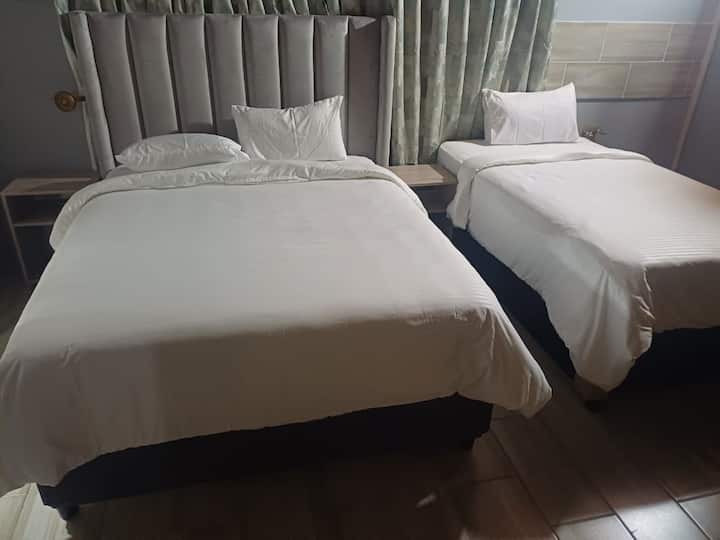 Room With Pool View
Blackwood Guest House - Vereeniging