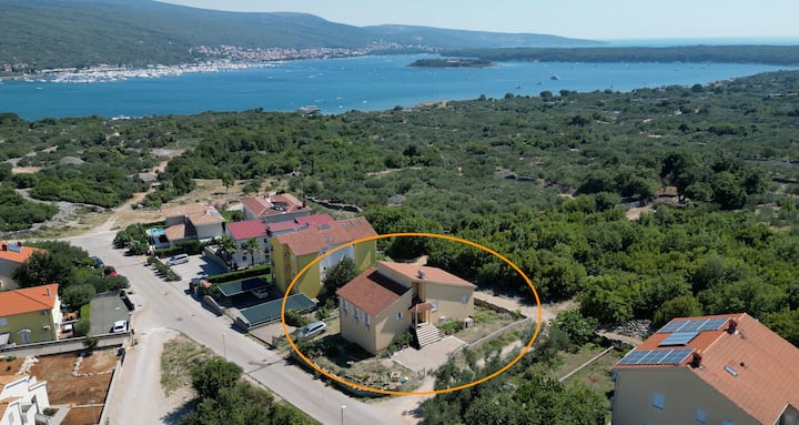 Big Apartment With Panoramic View, Close To Beach - Punat
