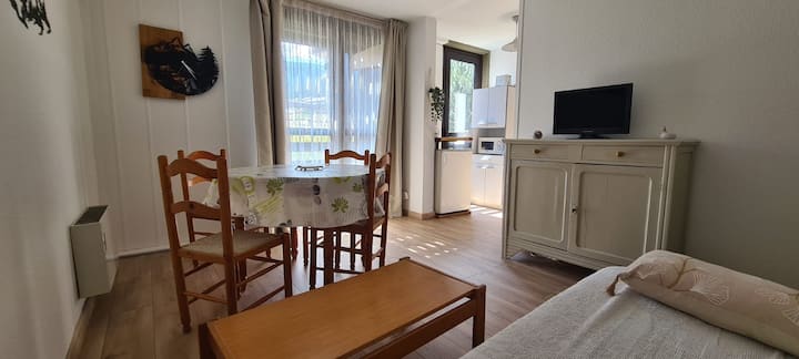 T3 Traversant Vue Montagne Et Lac De Matemale - Les Angles