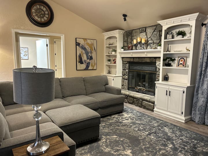 Quiet Street Retreat Near Air Force Base - Midwest City, OK