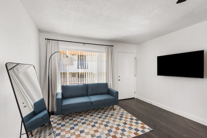 Private | 1bd Studio Room | Koreatown - Los Angeles, CA