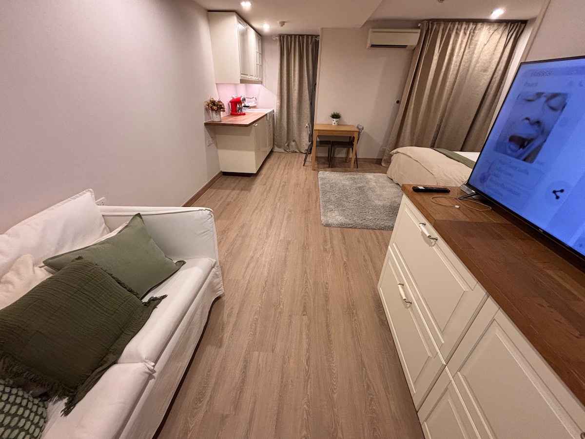 Scandinavian Peaceful Garden Condo Near BTS Ari - Airbnb