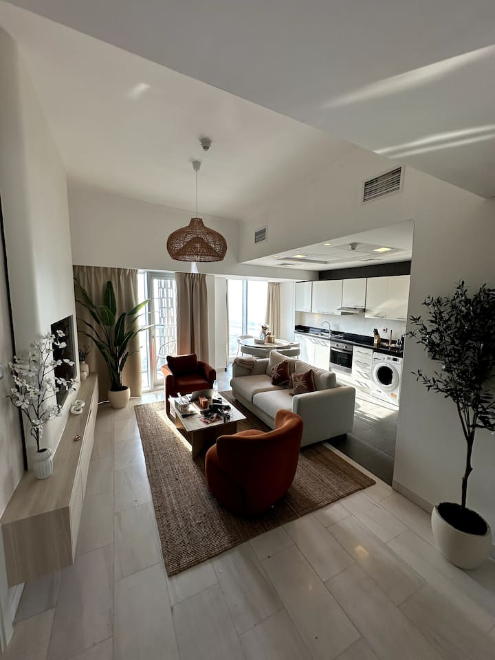 Stunning 1-bedroom Apartment | Full Marina View - Dubai