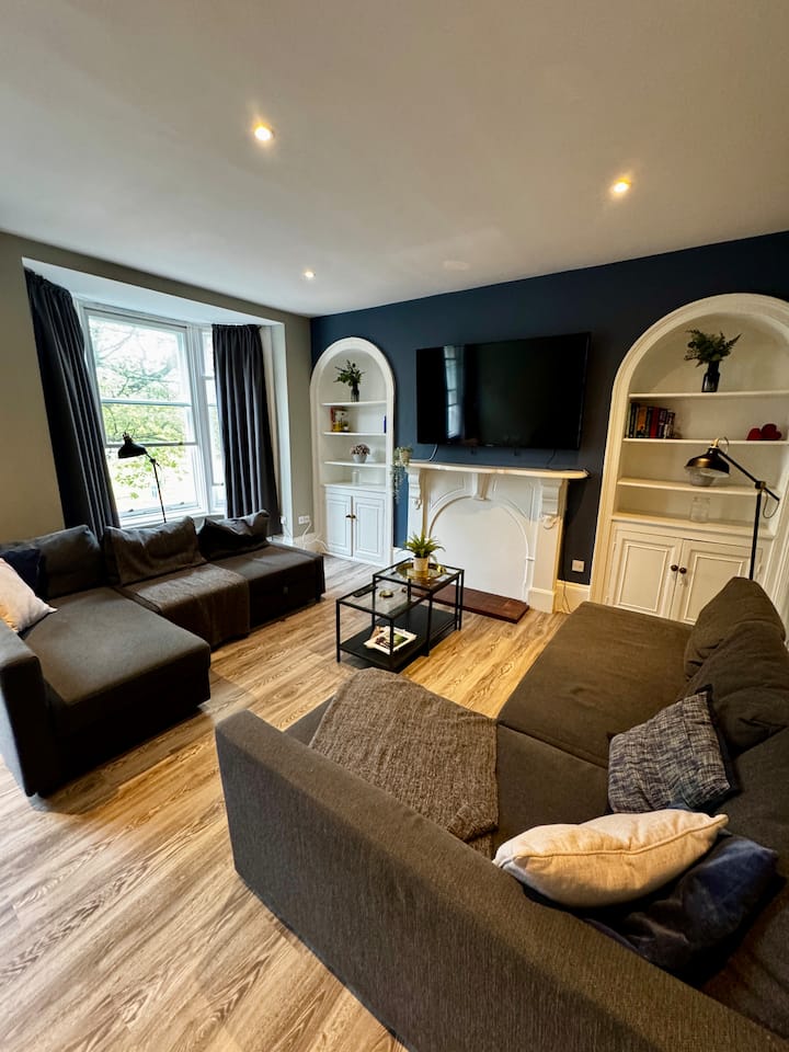 Central Modern Apartment|sleeps 6| Parking Onsite - Knaresborough