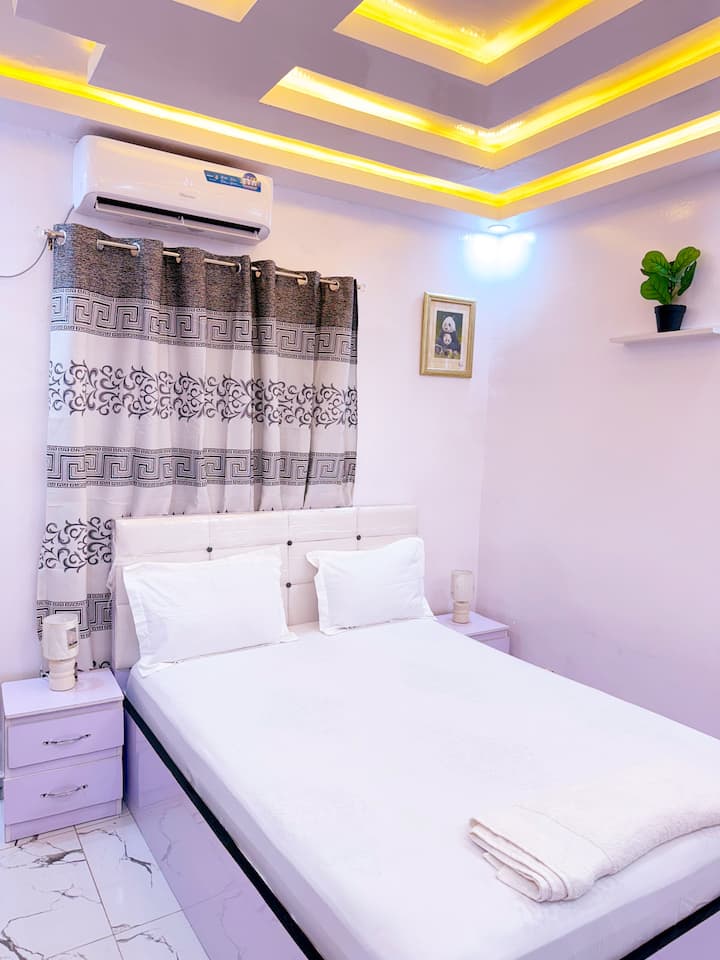 Chambre Moderne, Propre, Climatisé Et Confortable - Conakry