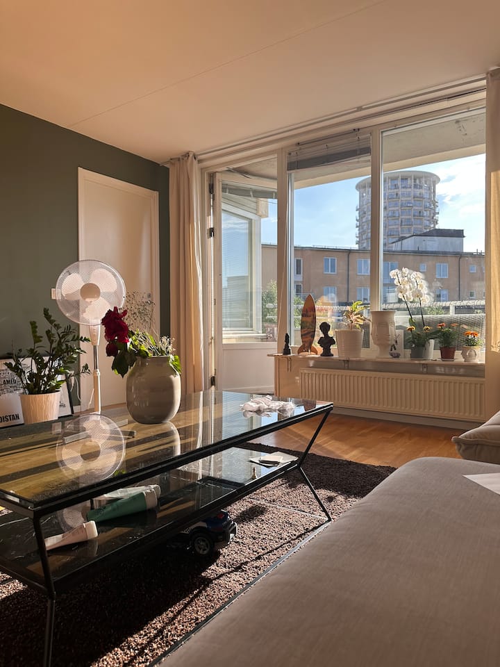 Cozy & Spacious Place With Beautiful Natural Light - Stockholm
