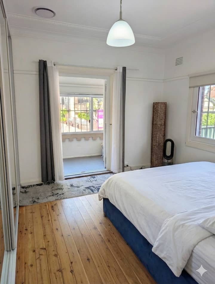 Spacious 3br Inner West Home + Free Parking - 