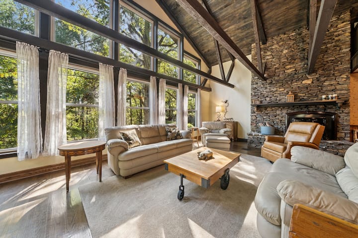 Sleeps 10, 3br-5bed, Seven Springs, Pool, Hot Tub - Donegal, PA