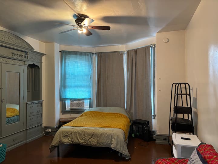 Across Temple Medical School & Hospital - Lawndale - Philadelphia